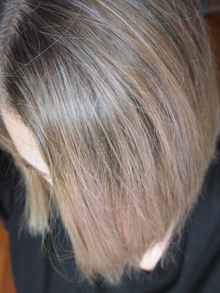 Haare: neue Produkte und graue Haare Update - Irit Eser