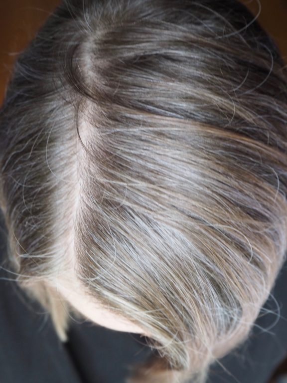 Haare: neue Produkte und graue Haare Update - Irit Eser